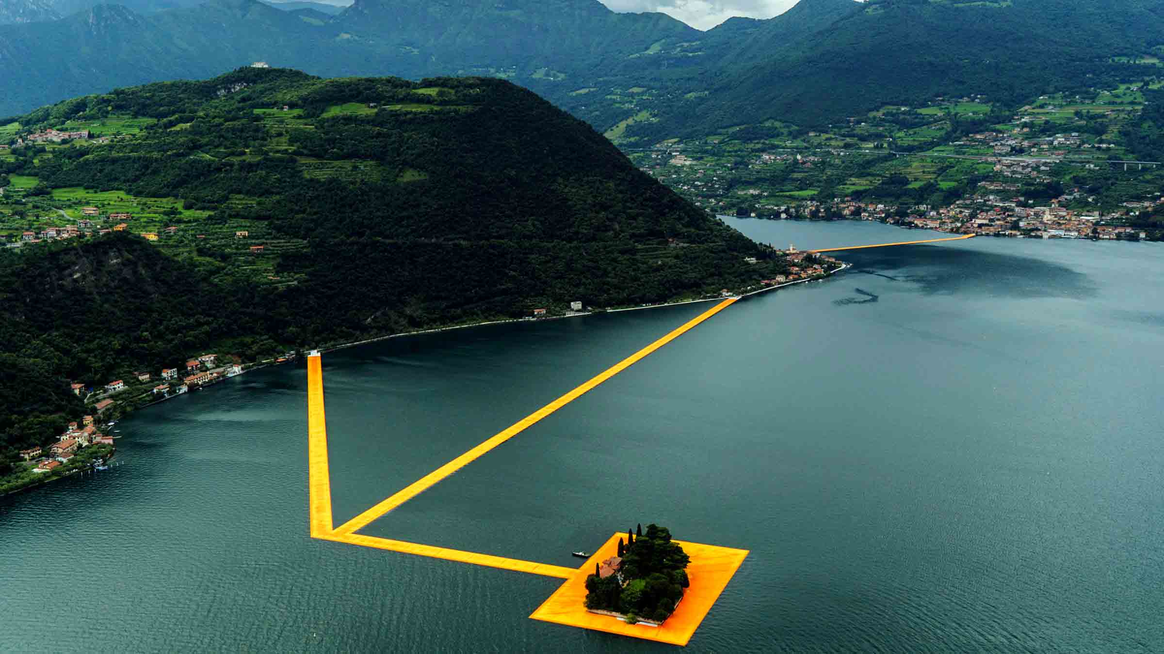 Floating Piers: Iseo Lake in the history of contemporary art - Hotel Cavour